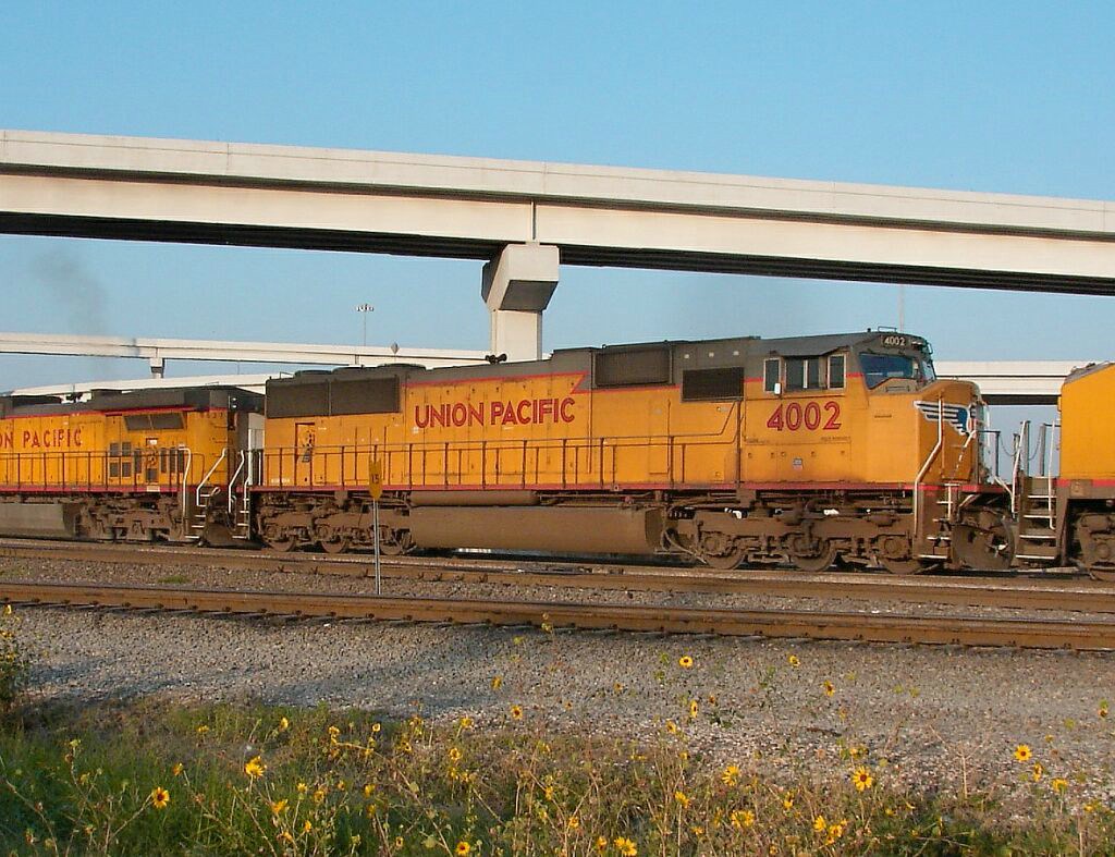 UP 4002